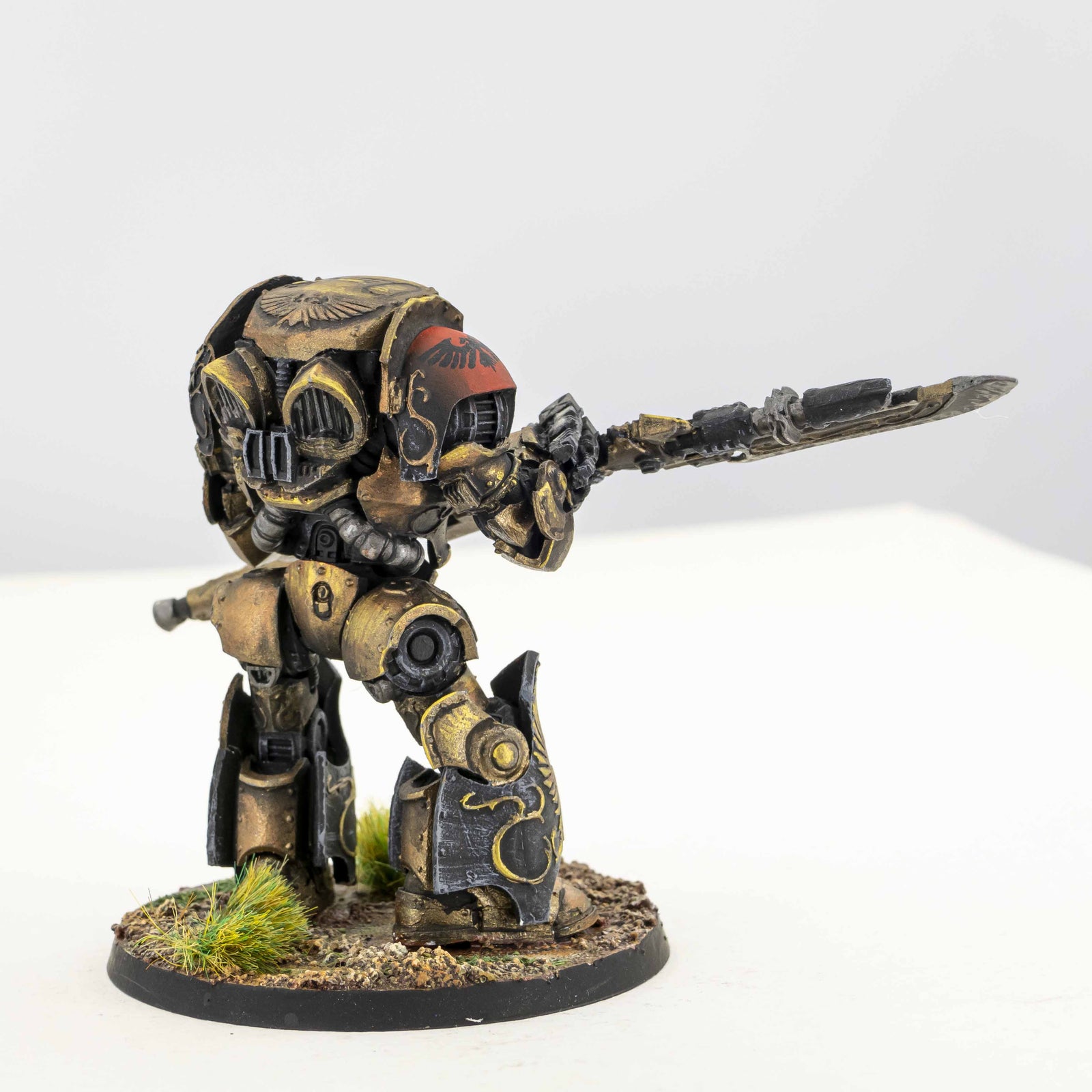Painted Painted Legio Custodes Contemptor-Achillus Dreadnought